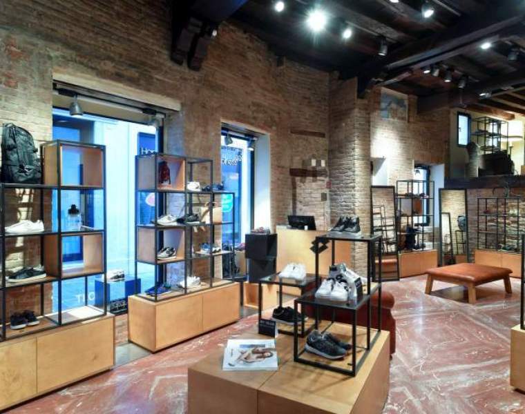 The new Lotto store opens its doors in the heart of Treviso - WeAr ...